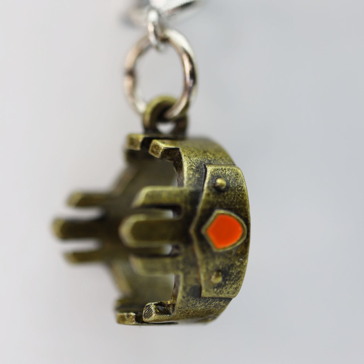Traveler's Trinkets: Dwarven Crown Charm – Foam Brain Wholesale